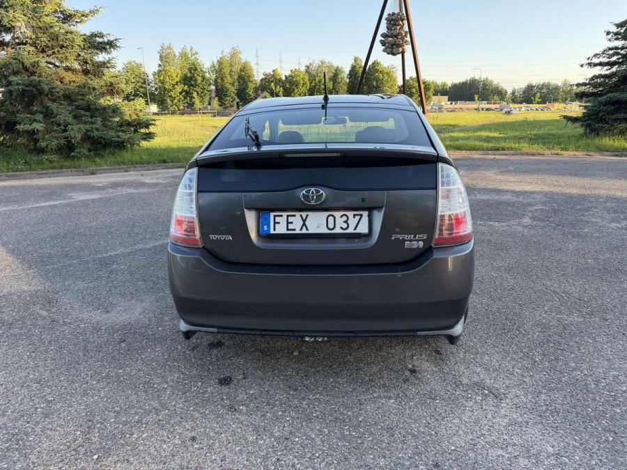 Pelēks Toyota Prius 2009 Kauņa, ar dzinēja tilpumu 1.50 L un nobraukumu 289 tūkst. km par 3690 €, foto 7 vietnē AUTOMOTO.COM.LV