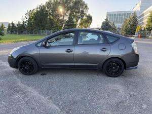 Pelēks Toyota Prius 2009 Kauņa, ar dzinēja tilpumu 1.50 L un nobraukumu 289 tūkst. km par 3690 €, foto 9 vietnē AUTOMOTO.COM.LV