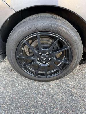 Pelēks Toyota Prius 2009 Kauņa, ar dzinēja tilpumu 1.50 L un nobraukumu 289 tūkst. km par 3690 €, foto 19 vietnē AUTOMOTO.COM.LV