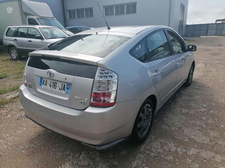 Pelēks Toyota Prius 2009 Tauragė, ar dzinēja tilpumu 1.50 L un nobraukumu 268 tūkst. km par 4700 €, foto 4 vietnē AUTOMOTO.COM.LV