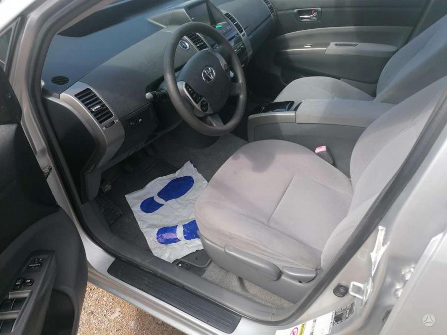 Pelēks Toyota Prius 2009 Tauragė, ar dzinēja tilpumu 1.50 L un nobraukumu 268 tūkst. km par 4700 €, foto 7 vietnē AUTOMOTO.COM.LV
