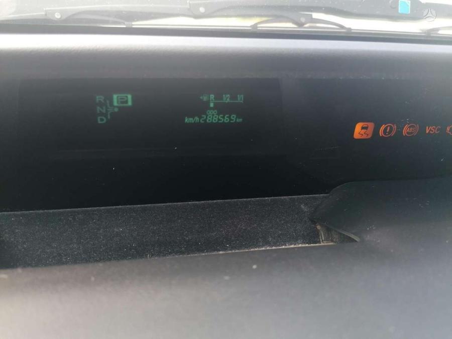 Pelēks Toyota Prius 2009 Tauragė, ar dzinēja tilpumu 1.50 L un nobraukumu 268 tūkst. km par 4700 €, foto 8 vietnē AUTOMOTO.COM.LV