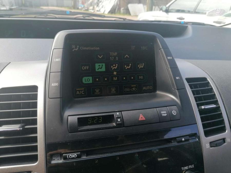 Pelēks Toyota Prius 2009 Tauragė, ar dzinēja tilpumu 1.50 L un nobraukumu 268 tūkst. km par 4700 €, foto 10 vietnē AUTOMOTO.COM.LV