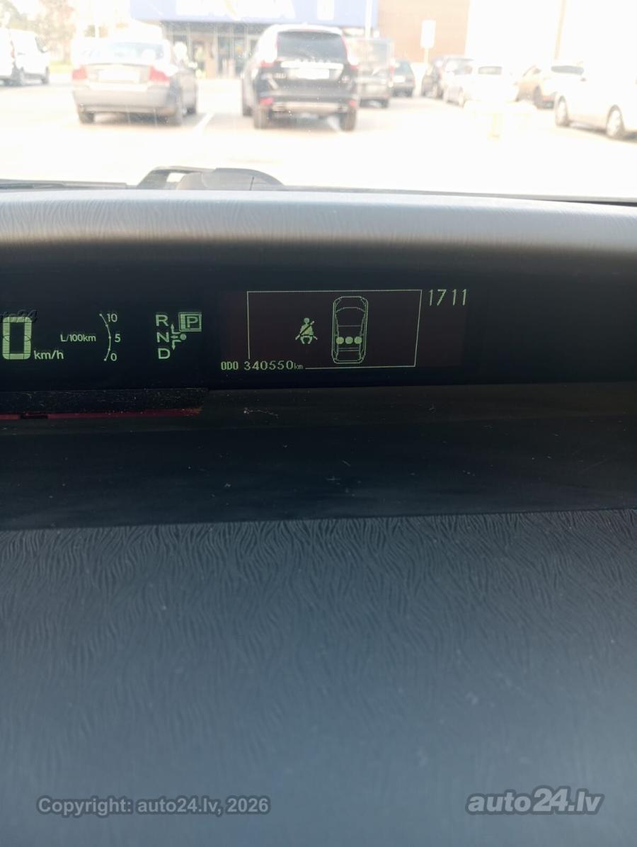 Pelēks Toyota Prius 2009 Rīga, ar dzinēja tilpumu 1.80 L un nobraukumu 340 tūkst. km par 5700 €, foto 12 vietnē AUTOMOTO.COM.LV