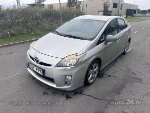 Pelēks Toyota Prius 2009 Tallina, ar dzinēja tilpumu 1.80 L un nobraukumu 350 tūkst. km par 4500 €, foto 3 vietnē AUTOMOTO.COM.LV
