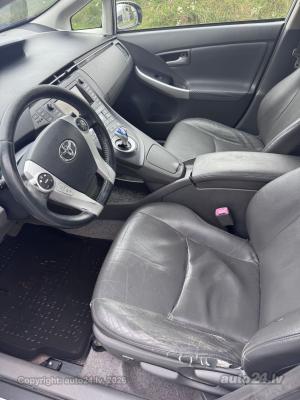 Pelēks Toyota Prius 2009 Tallina, ar dzinēja tilpumu 1.80 L un nobraukumu 350 tūkst. km par 4500 €, foto 8 vietnē AUTOMOTO.COM.LV