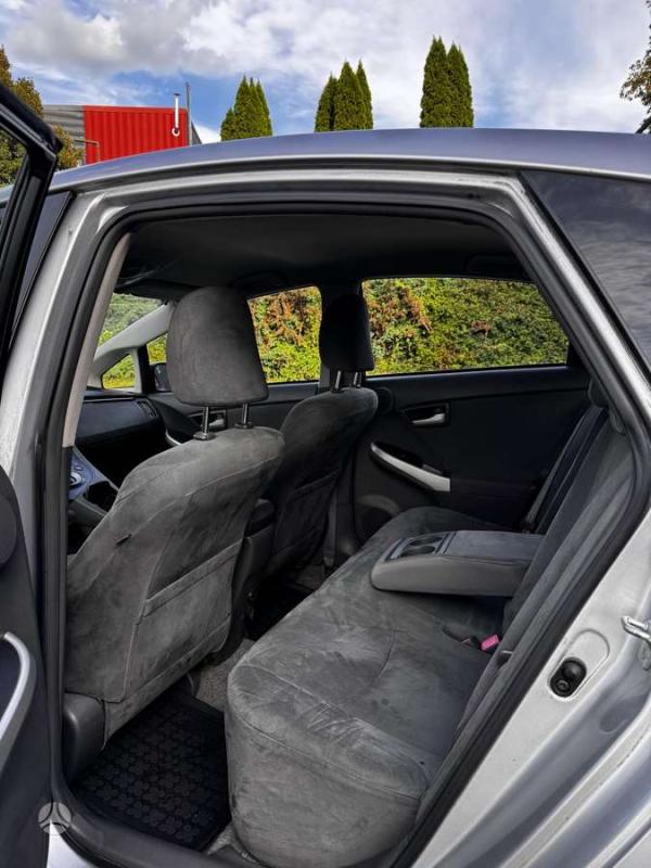 Pelēks Toyota Prius 2009 Kauņa, ar dzinēja tilpumu 1.80 L un nobraukumu 304 tūkst. km par 5550 €, foto 8 vietnē AUTOMOTO.COM.LV