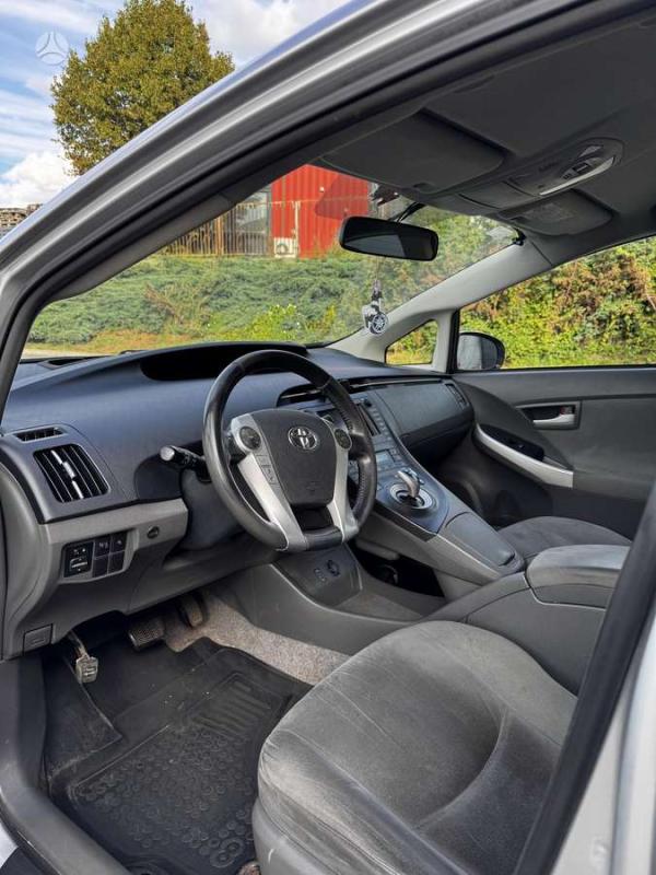 Pelēks Toyota Prius 2009 Kauņa, ar dzinēja tilpumu 1.80 L un nobraukumu 304 tūkst. km par 5550 €, foto 9 vietnē AUTOMOTO.COM.LV
