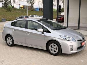 Grey Toyota Prius 2009 in Vilnius, with an engine capacity of 1.80 L and mileage of 117 thousand km for 9950 €, photo 5 on AUTOMOTO.COM.LV
