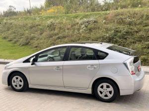 Grey Toyota Prius 2009 in Vilnius, with an engine capacity of 1.80 L and mileage of 117 thousand km for 9950 €, photo 13 on AUTOMOTO.COM.LV
