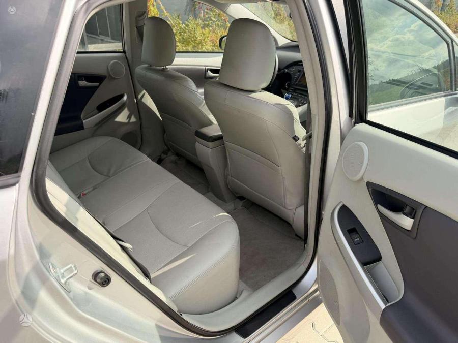 Grey Toyota Prius 2009 in Vilnius, with an engine capacity of 1.80 L and mileage of 117 thousand km for 9950 €, photo 22 on AUTOMOTO.COM.LV