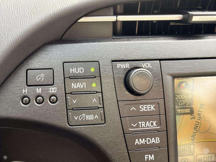 Grey Toyota Prius 2009 in Vilnius, with an engine capacity of 1.80 L and mileage of 117 thousand km for 9950 €, photo 35 on AUTOMOTO.COM.LV
