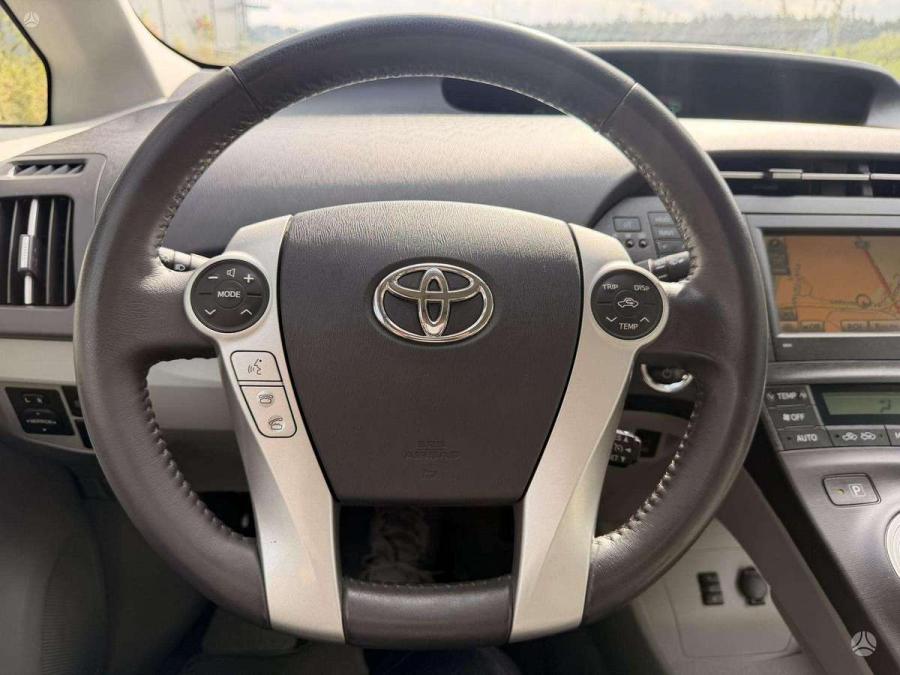 Grey Toyota Prius 2009 in Vilnius, with an engine capacity of 1.80 L and mileage of 117 thousand km for 9950 €, photo 36 on AUTOMOTO.COM.LV