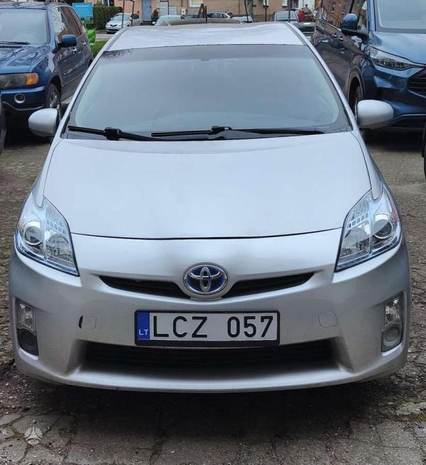 Pelēks Toyota Prius 2010 Klaipėda, ar dzinēja tilpumu 1.80 L un nobraukumu 335 tūkst. km par 5500 €, foto 3 vietnē AUTOMOTO.COM.LV
