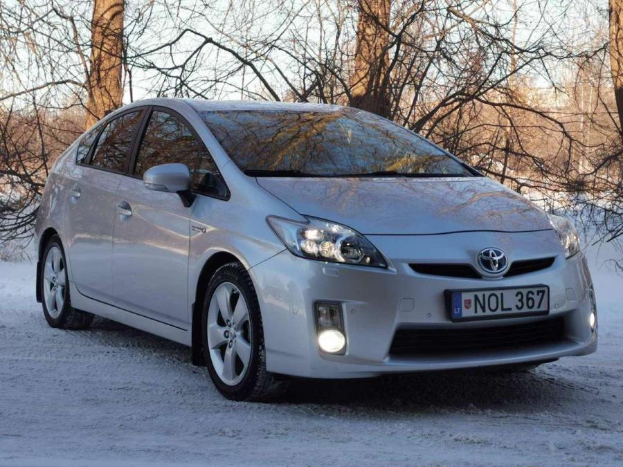 Pelēks Toyota Prius 2010 Šauļi, ar dzinēja tilpumu 1.80 L un nobraukumu 175 tūkst. km par 8950 €, foto 1 vietnē AUTOMOTO.COM.LV