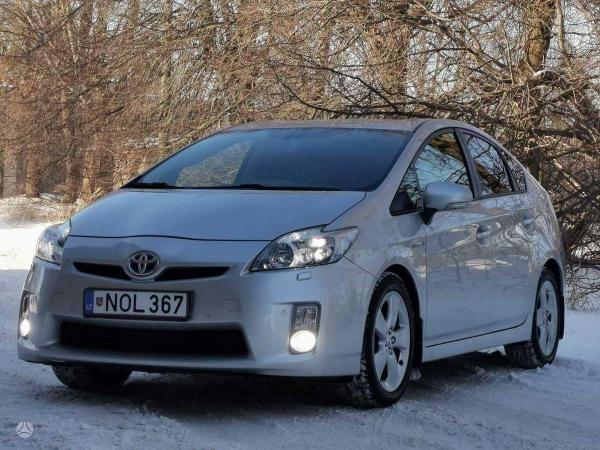 Pelēks Toyota Prius 2010 Šauļi, ar dzinēja tilpumu 1.80 L un nobraukumu 175 tūkst. km par 8950 €, foto 2 vietnē AUTOMOTO.COM.LV