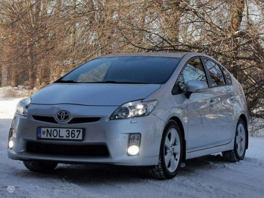 Pelēks Toyota Prius 2010 Šauļi, ar dzinēja tilpumu 1.80 L un nobraukumu 175 tūkst. km par 8950 €, foto 2 vietnē AUTOMOTO.COM.LV