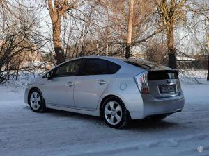 Pelēks Toyota Prius 2010 Šauļi, ar dzinēja tilpumu 1.80 L un nobraukumu 175 tūkst. km par 8950 €, foto 4 vietnē AUTOMOTO.COM.LV