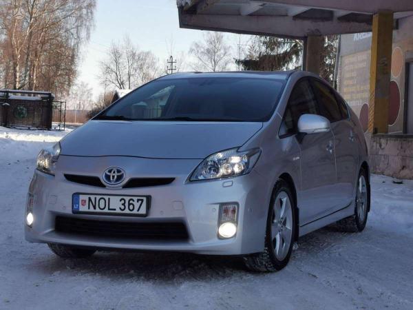 Pelēks Toyota Prius 2010 Šauļi, ar dzinēja tilpumu 1.80 L un nobraukumu 175 tūkst. km par 8950 €, foto 6 vietnē AUTOMOTO.COM.LV