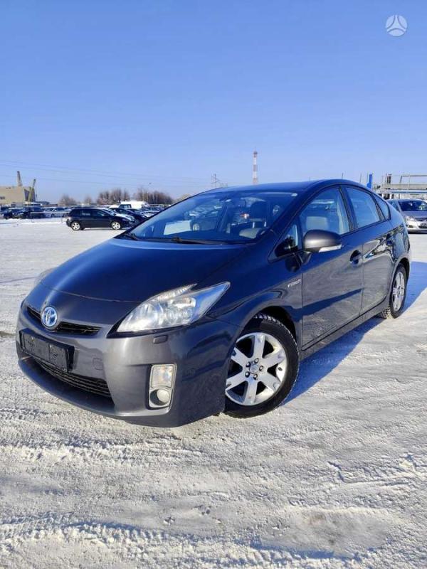 Pelēks Toyota Prius 2010 Marijampole, ar dzinēja tilpumu 1.80 L un nobraukumu 201 tūkst. km par 6100 €, foto 1 vietnē AUTOMOTO.COM.LV