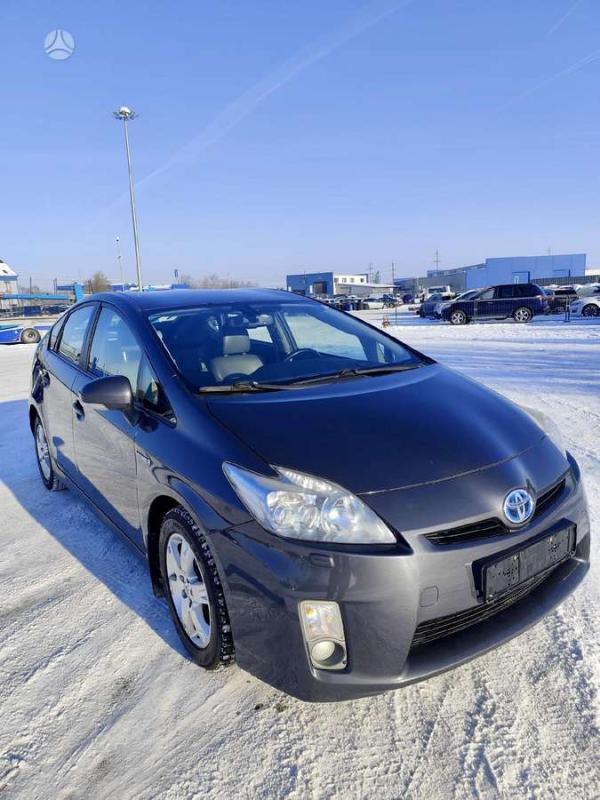 Pelēks Toyota Prius 2010 Marijampole, ar dzinēja tilpumu 1.80 L un nobraukumu 201 tūkst. km par 6100 €, foto 2 vietnē AUTOMOTO.COM.LV
