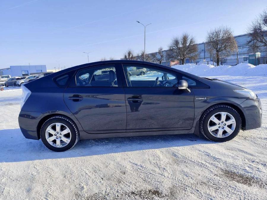 Pelēks Toyota Prius 2010 Marijampole, ar dzinēja tilpumu 1.80 L un nobraukumu 201 tūkst. km par 6100 €, foto 5 vietnē AUTOMOTO.COM.LV