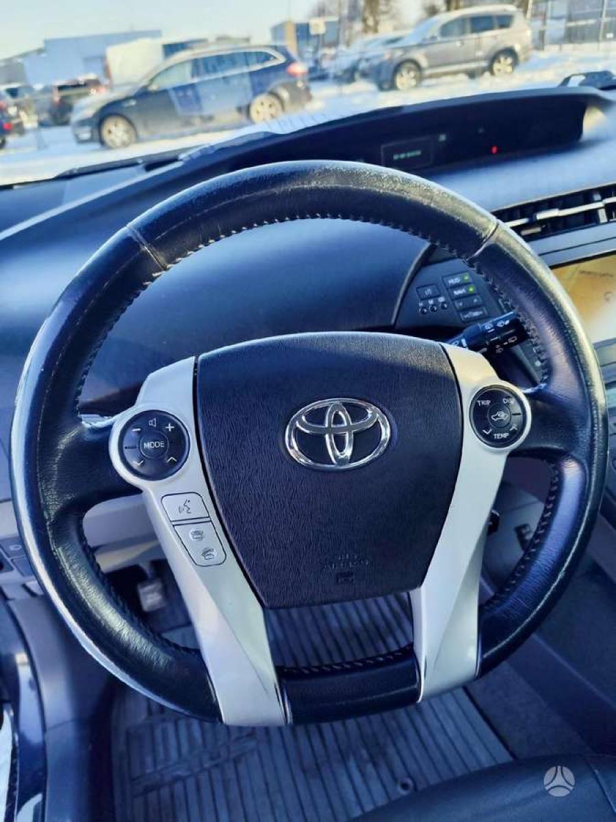 Pelēks Toyota Prius 2010 Marijampole, ar dzinēja tilpumu 1.80 L un nobraukumu 201 tūkst. km par 6100 €, foto 17 vietnē AUTOMOTO.COM.LV