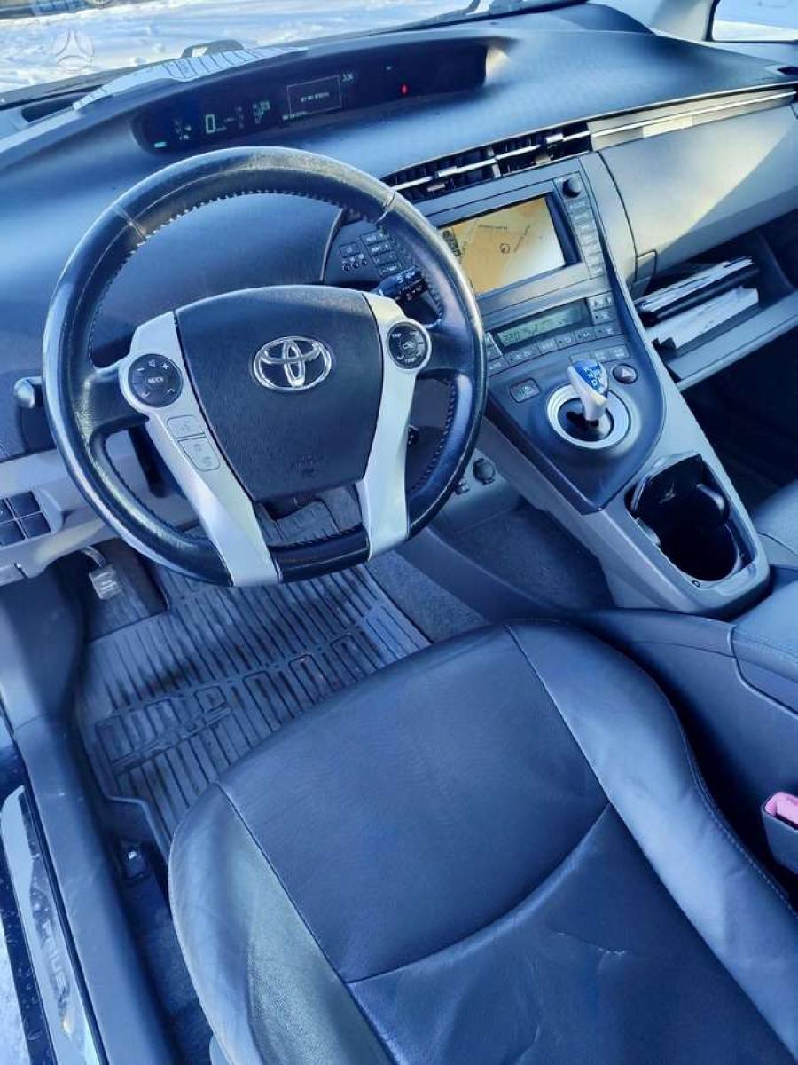 Pelēks Toyota Prius 2010 Marijampole, ar dzinēja tilpumu 1.80 L un nobraukumu 201 tūkst. km par 6100 €, foto 22 vietnē AUTOMOTO.COM.LV