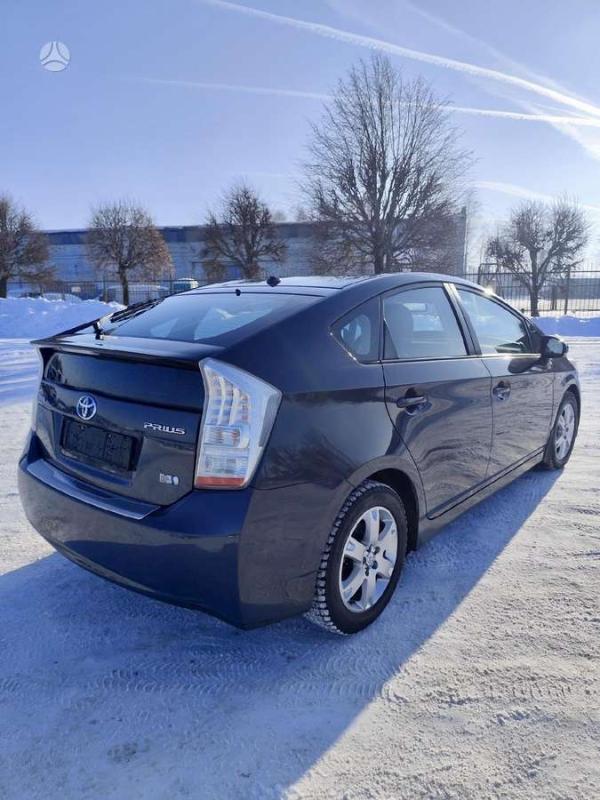 Pelēks Toyota Prius 2010 Marijampole, ar dzinēja tilpumu 1.80 L un nobraukumu 201 tūkst. km par 6100 €, foto 8 vietnē AUTOMOTO.COM.LV
