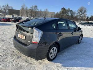 Grey Toyota Prius 2010 in Alytus, with an engine capacity of 1.80 L and mileage of 295 thousand km for 6950 €, photo 5 on AUTOMOTO.COM.LV