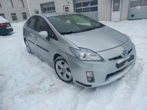 Grey Toyota Prius 2010 in Panevezys, with an engine capacity of 1.80 L and mileage of 222 thousand km for 6950 €, photo 3 on AUTOMOTO.COM.LV