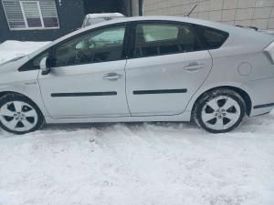 Grey Toyota Prius 2010 in Panevezys, with an engine capacity of 1.80 L and mileage of 222 thousand km for 6950 €, photo 9 on AUTOMOTO.COM.LV