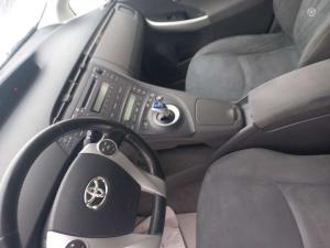 Grey Toyota Prius 2010 in Panevezys, with an engine capacity of 1.80 L and mileage of 222 thousand km for 6950 €, photo 13 on AUTOMOTO.COM.LV