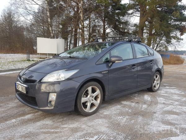 Grey Toyota Prius 2010 in Riga, with an engine capacity of 1.80 L and mileage of 346 thousand km for 6300 €, photo 1 on AUTOMOTO.COM.LV