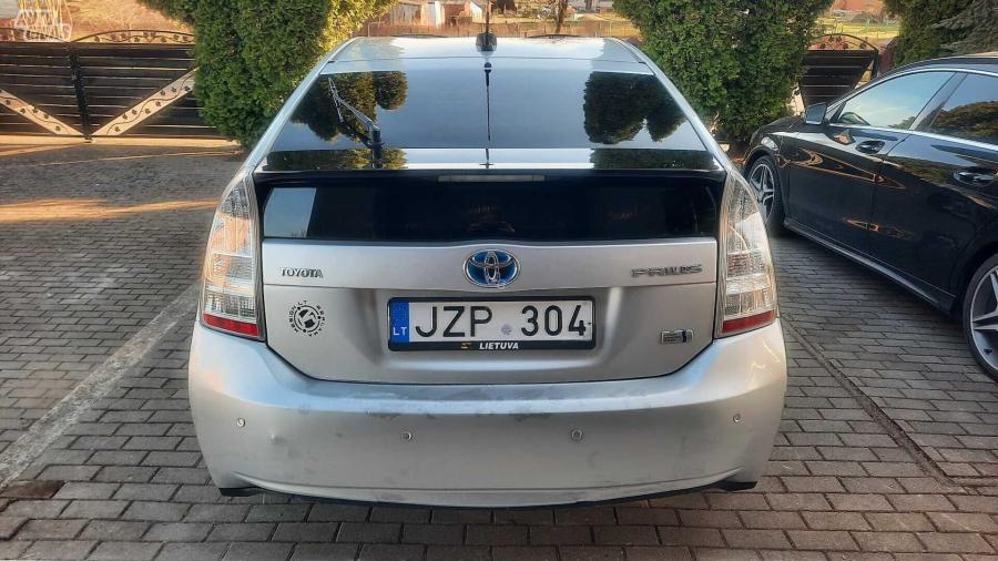 Pelēks Toyota Prius 2010 Kauņa, ar dzinēja tilpumu 1.80 L un nobraukumu 160 tūkst. km par 3650 €, foto 7 vietnē AUTOMOTO.COM.LV