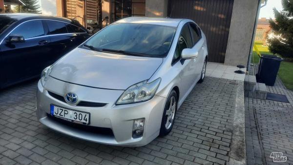 Pelēks Toyota Prius 2010 Kauņa, ar dzinēja tilpumu 1.80 L un nobraukumu 160 tūkst. km par 3650 €, foto 2 vietnē AUTOMOTO.COM.LV