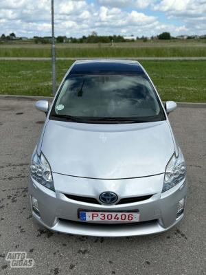 Pelēks Toyota Prius 2010 Kauņa, ar dzinēja tilpumu 1.80 L un nobraukumu 255 tūkst. km par 5400 €, foto  vietnē AUTOMOTO.COM.LV