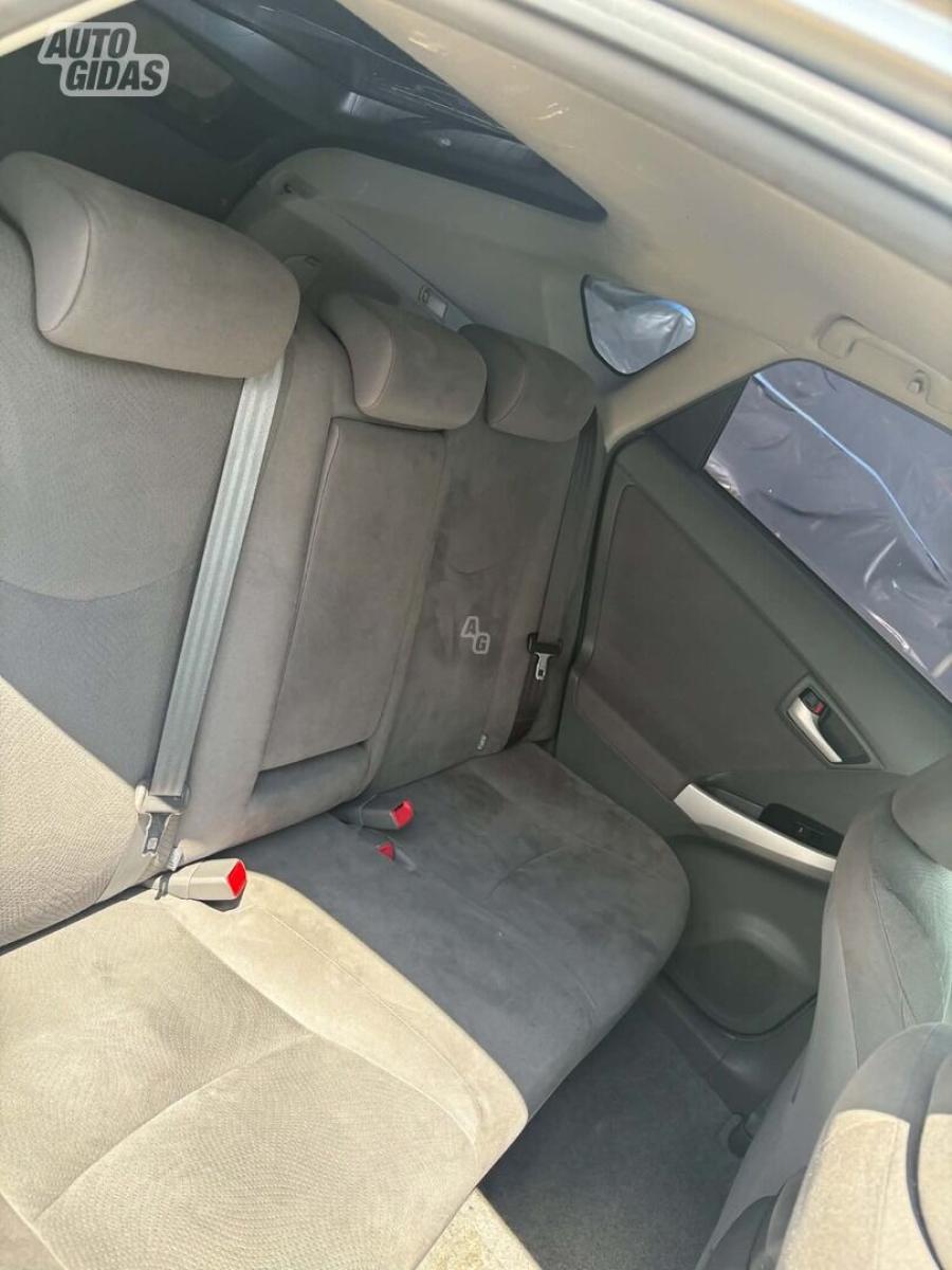 Pelēks Toyota Prius 2010 Kauņa, ar dzinēja tilpumu 1.80 L un nobraukumu 255 tūkst. km par 5400 €, foto 16 vietnē AUTOMOTO.COM.LV