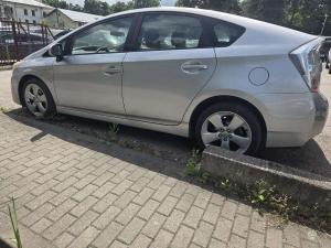 Grey Toyota Prius 2010 in Vilnius, with an engine capacity of 1.80 L and mileage of 285 thousand km for 5400 €, photo 4 on AUTOMOTO.COM.LV