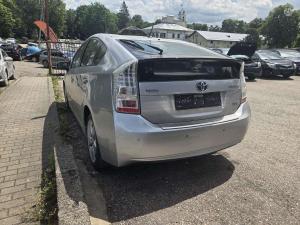 Grey Toyota Prius 2010 in Vilnius, with an engine capacity of 1.80 L and mileage of 285 thousand km for 5400 €, photo 5 on AUTOMOTO.COM.LV