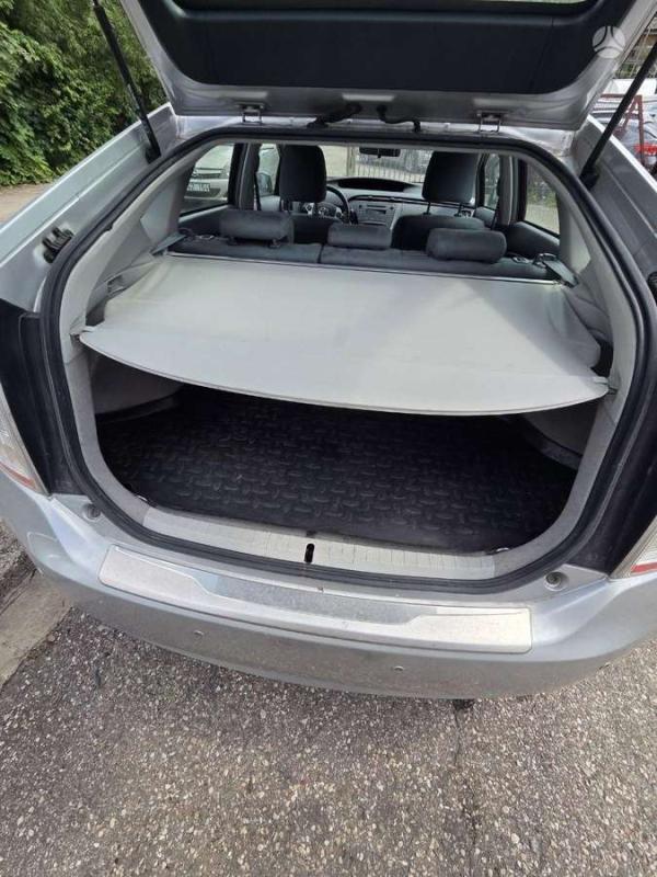 Pelēks Toyota Prius 2010 Viļņa, ar dzinēja tilpumu 1.80 L un nobraukumu 285 tūkst. km par 5400 €, foto 9 vietnē AUTOMOTO.COM.LV