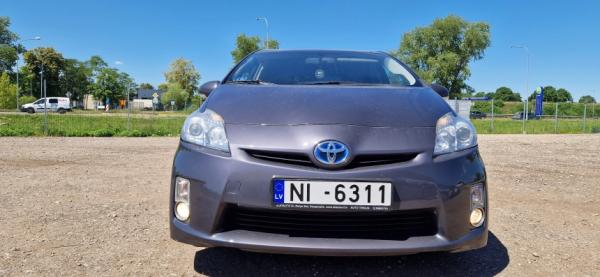 Grey Toyota Prius 2010 in Riga, with an engine capacity of 1.80 L and mileage of 220 thousand km for 7249 €, photo 8 on AUTOMOTO.COM.LV