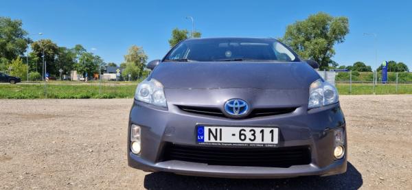 Grey Toyota Prius 2010 in Riga, with an engine capacity of 1.80 L and mileage of 220 thousand km for 7249 €, photo 9 on AUTOMOTO.COM.LV