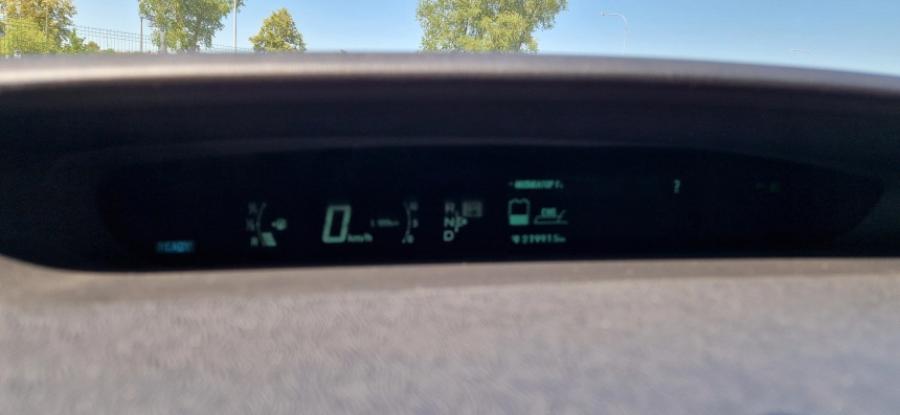 Grey Toyota Prius 2010 in Riga, with an engine capacity of 1.80 L and mileage of 220 thousand km for 7249 €, photo 19 on AUTOMOTO.COM.LV