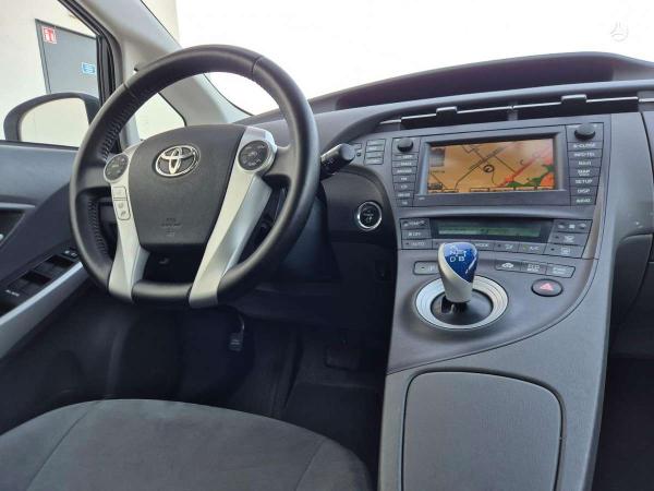 Серый Тойота Приус 2010 в Каунас, объемом двигателя 1.80 л и пробегом 270 тыс. км за 4850 €, фото 8 на AUTOMOTO.COM.LV