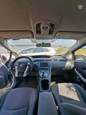 Grey Toyota Prius 2010 in Vilnius, with an engine capacity of 1.80 L and mileage of 460 thousand km for 5000 €, photo  on AUTOMOTO.COM.LV