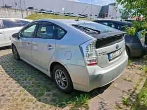 Grey Toyota Prius 2010 in Vilnius, with an engine capacity of 1.80 L and mileage of 460 thousand km for 5000 €, photo 5 on AUTOMOTO.COM.LV
