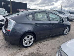 Pelēks Toyota Prius 2010 Panevēža, ar dzinēja tilpumu 1.80 L un nobraukumu 243 tūkst. km par 6200 €, foto 5 vietnē AUTOMOTO.COM.LV