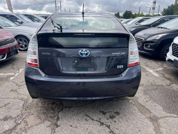 Pelēks Toyota Prius 2010 Panevēža, ar dzinēja tilpumu 1.80 L un nobraukumu 243 tūkst. km par 6200 €, foto 6 vietnē AUTOMOTO.COM.LV
