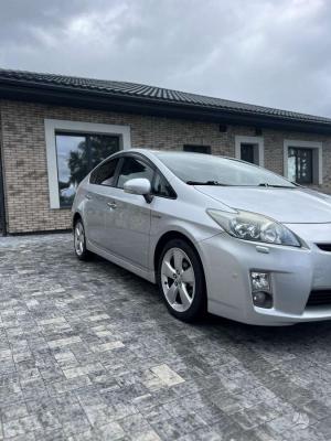 Pelēks Toyota Prius 2010 Šauļi, ar dzinēja tilpumu 1.80 L un nobraukumu 354 tūkst. km par 5300 €, foto 3 vietnē AUTOMOTO.COM.LV